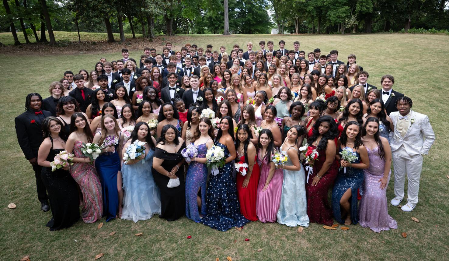 MHS seniors gather in style for prom tradition | News | mdjonline.com