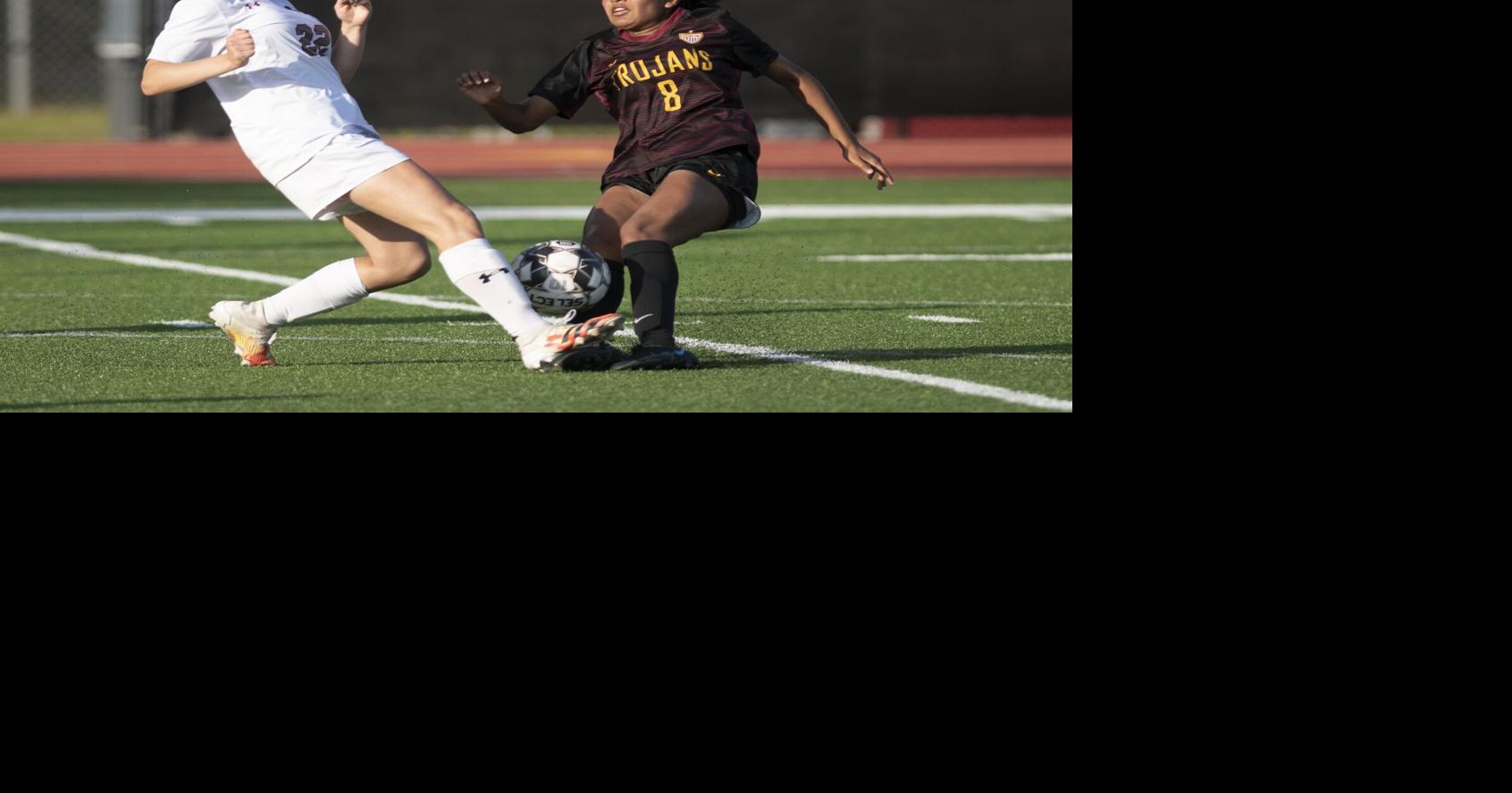 Lassiter takes down defending champs | Sports | mdjonline.com