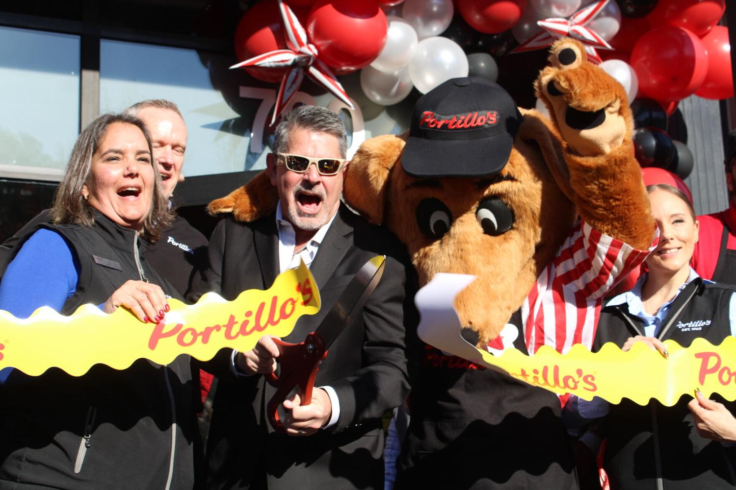 Portillo’s opens first Georgia location to massive crowds in Kennesaw ...