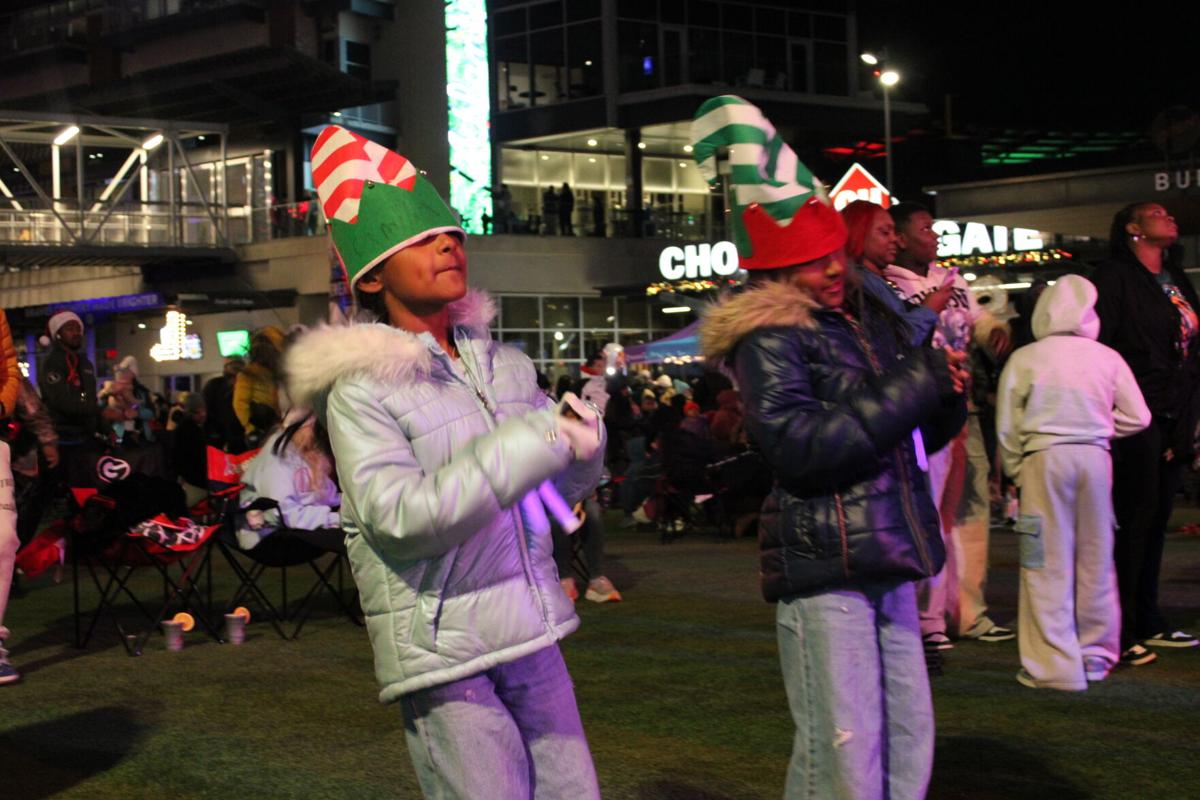 The Braves, Santa light Battery Christmas tree | News | mdjonline.com