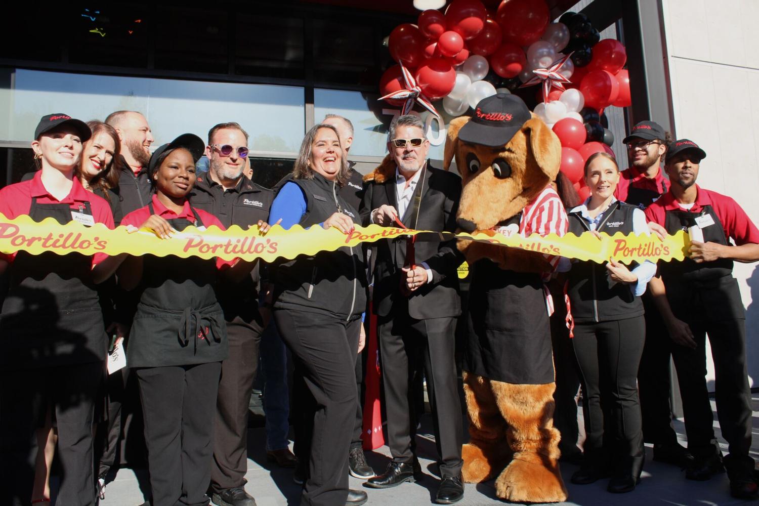 Portillo’s opens first Georgia location to massive crowds in Kennesaw ...