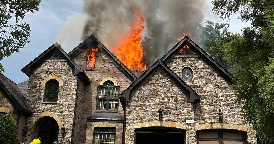 Fire Engulfs Mableton Home | Police Fire | mdjonline.com