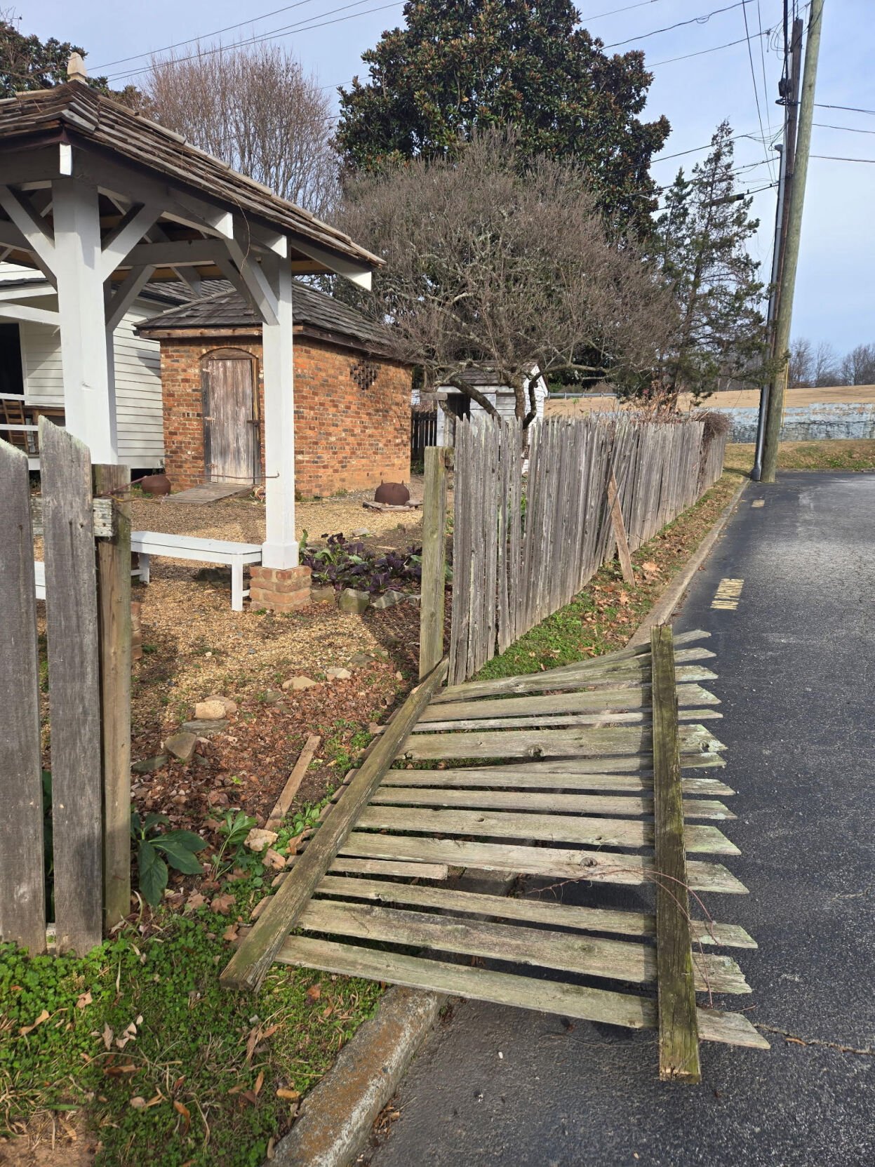 Police investigate attempted break-in at William Root House Gift Shop ...