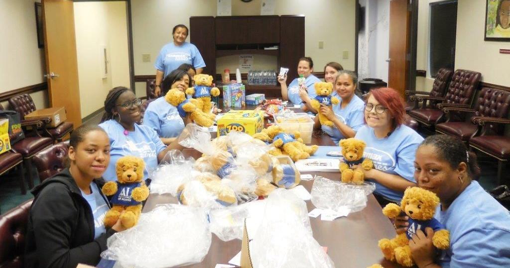 CarMax employees volunteer at SafePath Children’s Advocacy Center in ...