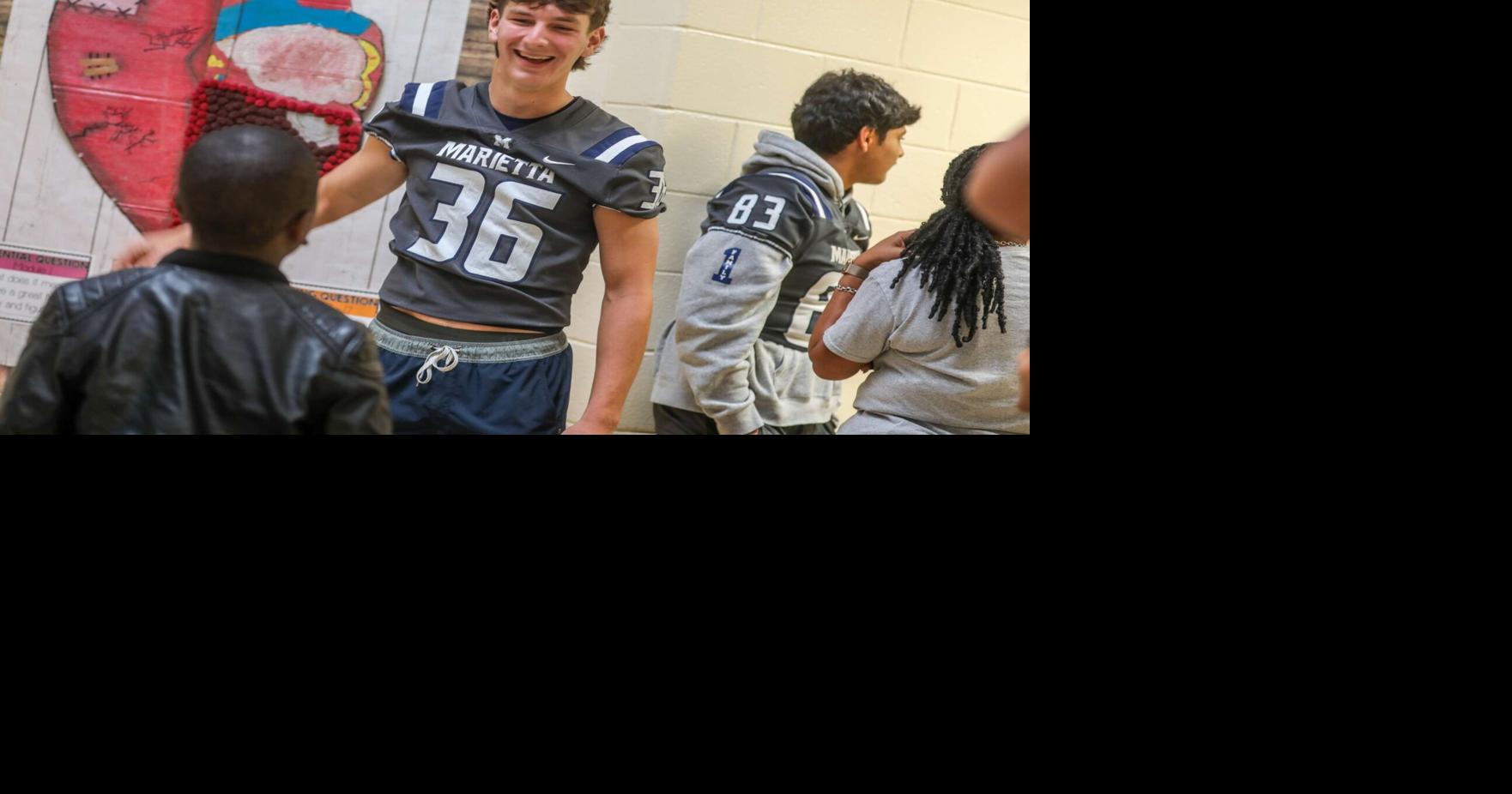 Dunleith Elementary students get spirited welcome | Education ...