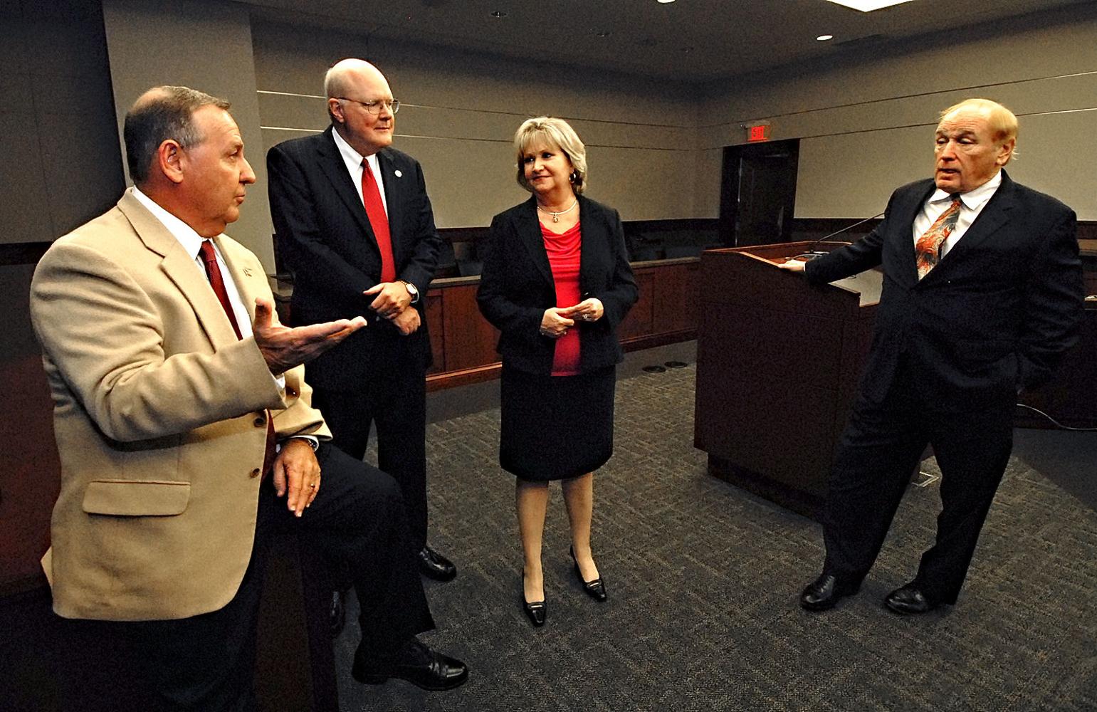 Notorious Cobb murderer dies in prison, lawyer confirms | News ...