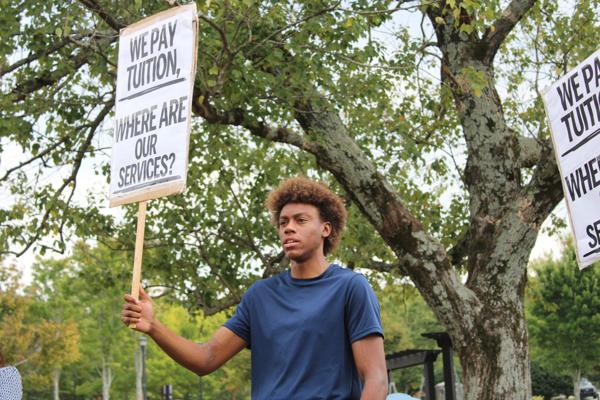 KSU students protest parking shortages, demand transportation reforms ...