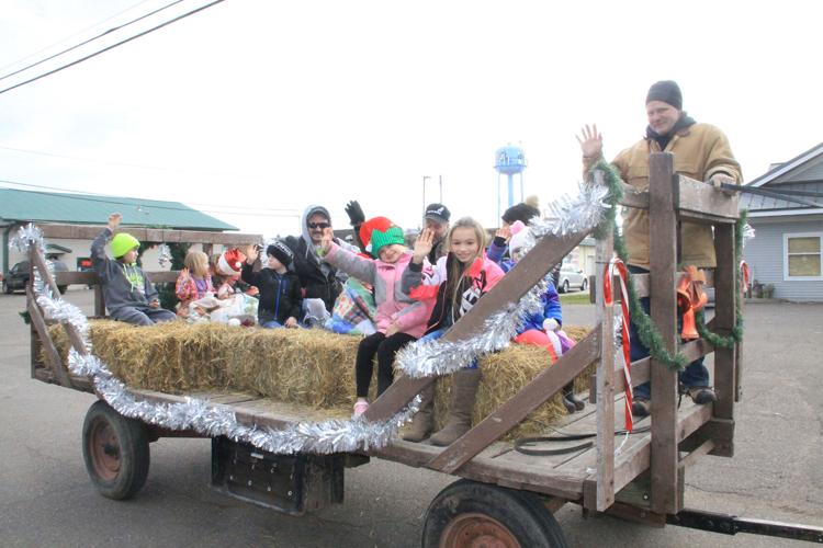 Getting in the holiday spirit around the big lake | Mille Lacs ...