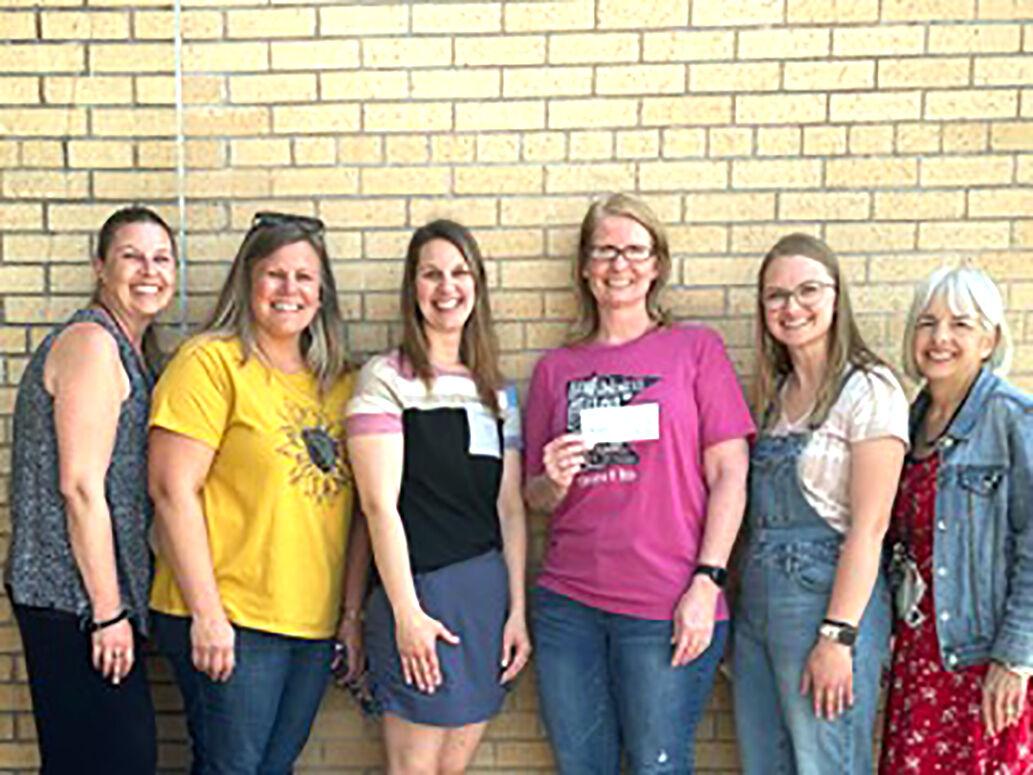 Aitkin Women of Today make donation | Community | messagemedia.co