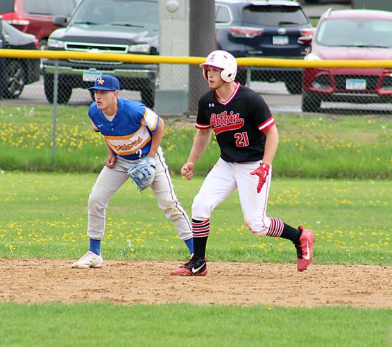 Gobblers make easy work of Deer River | Schools | messagemedia.co