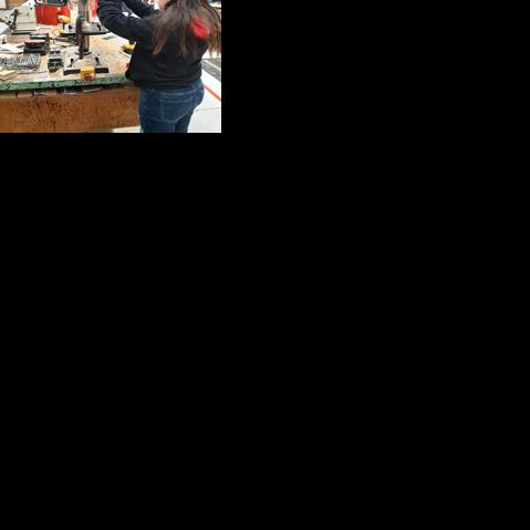 Isle High School industrial technology class | Education | messagemedia.co