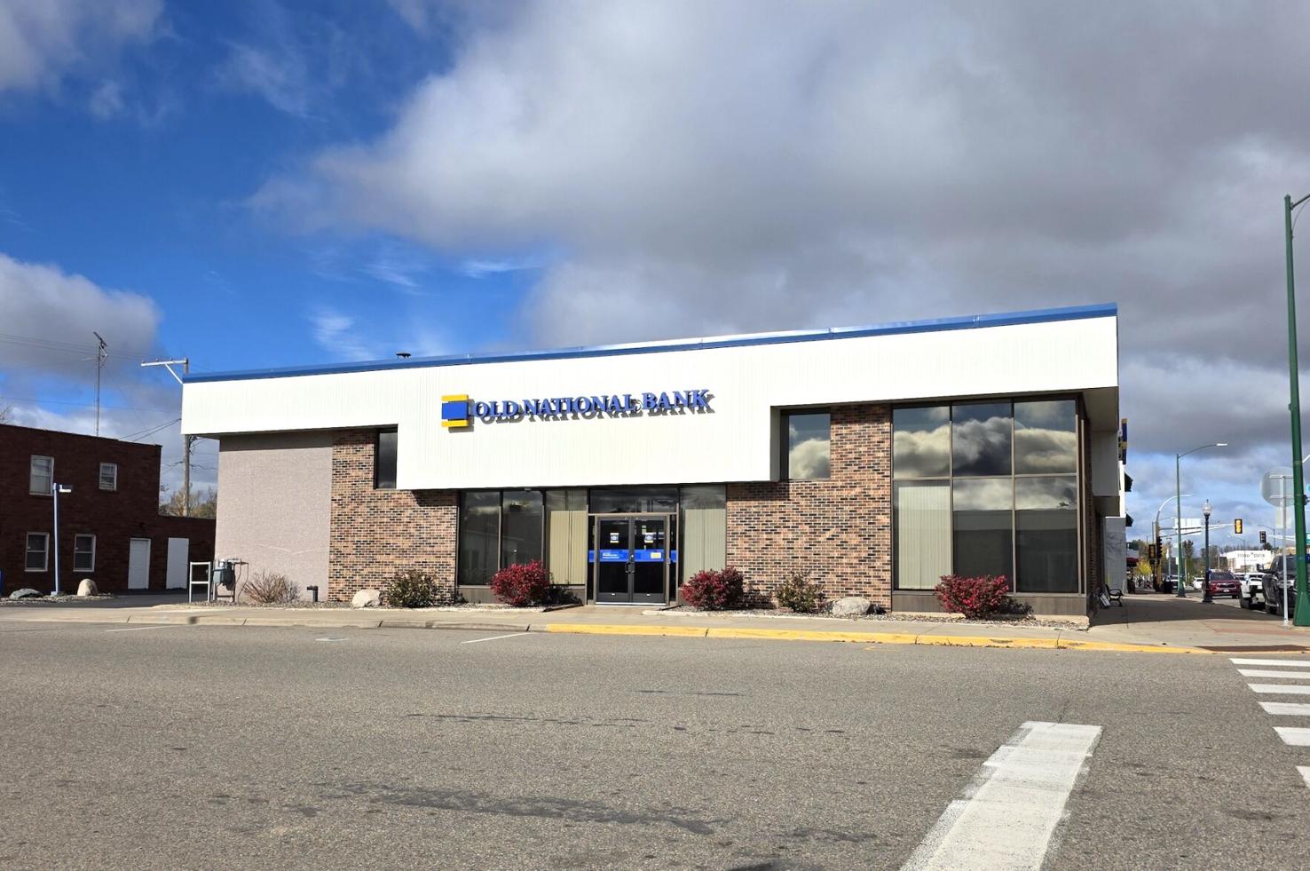 Bremer Bank becomes Old National Bank | Business | messagemedia.co