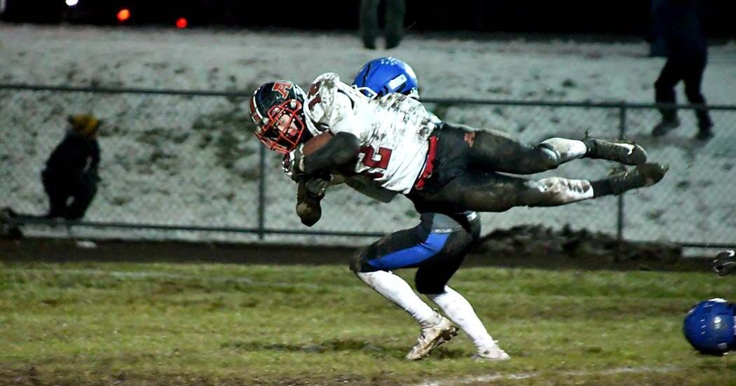 Aitkin football comes up short against Mora | Schools | messagemedia.co