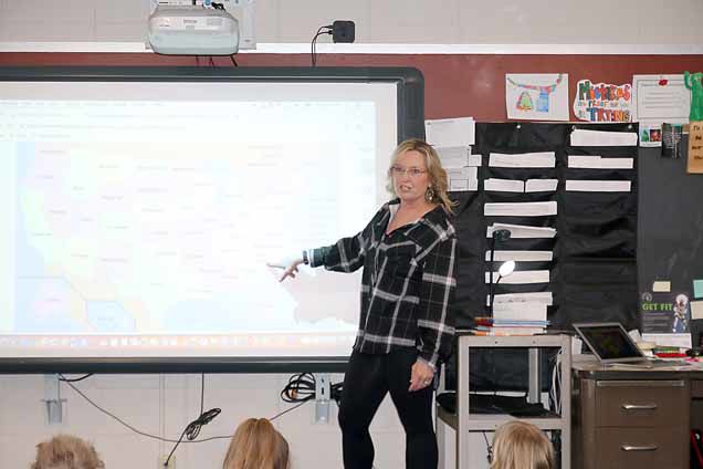 Local veterans share military experiences with fifth graders ...