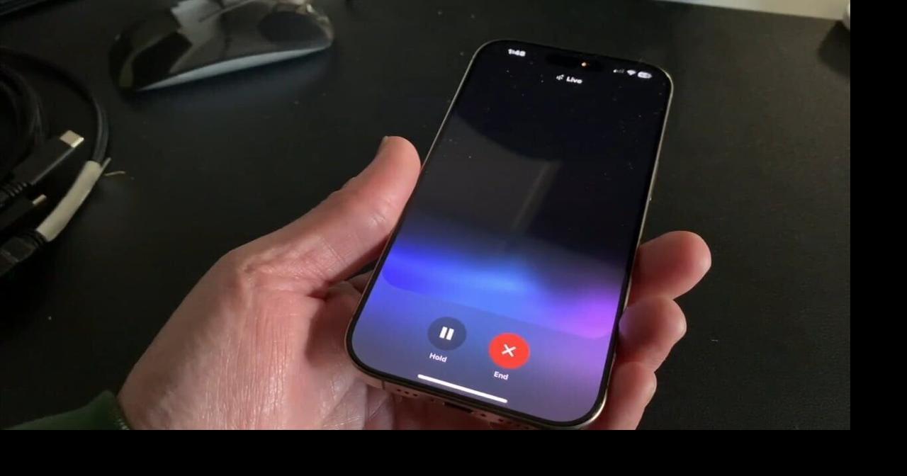 What the Tech? Siri vs. Gemini: Is Google's AI assistant the new iPhone ...