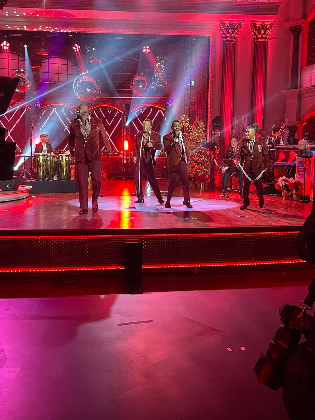 Spinners donate performance outfits to Motown Museum | Entertainment ...