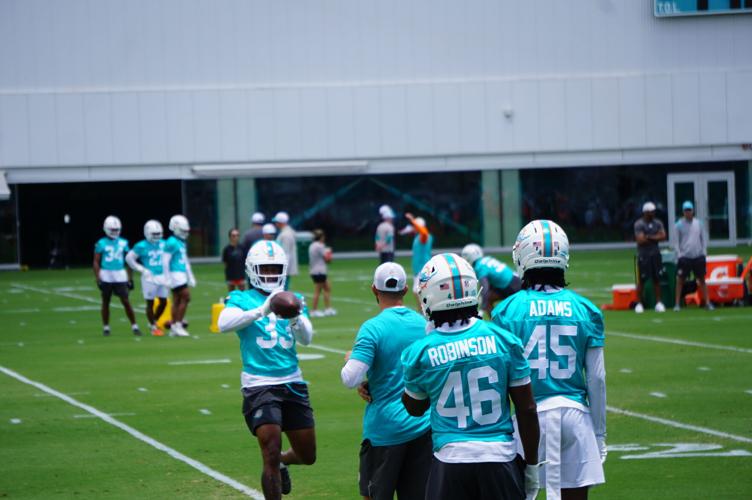 Recruited in the 2025 NFL Draft, Miami native Jason Marshall Jr ...