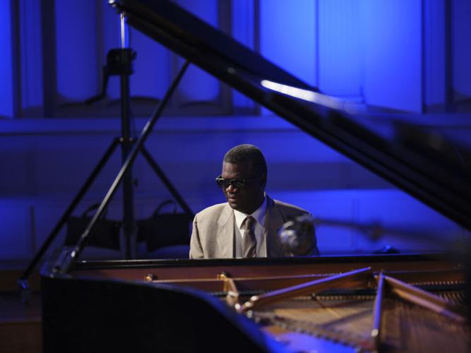 New World Symphony swings into jazz with Marcus Roberts Trio at Arsht ...