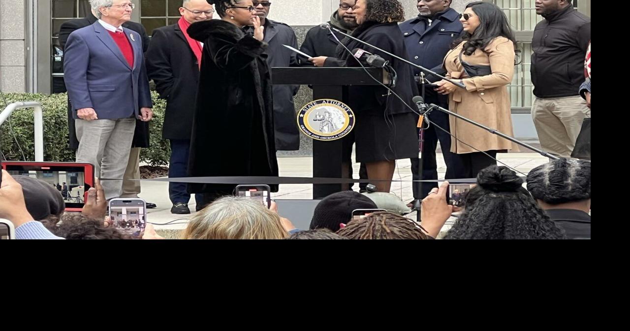 Monique Worrell is sworn in as Democrats fear Gov. DeSantis will meddle ...