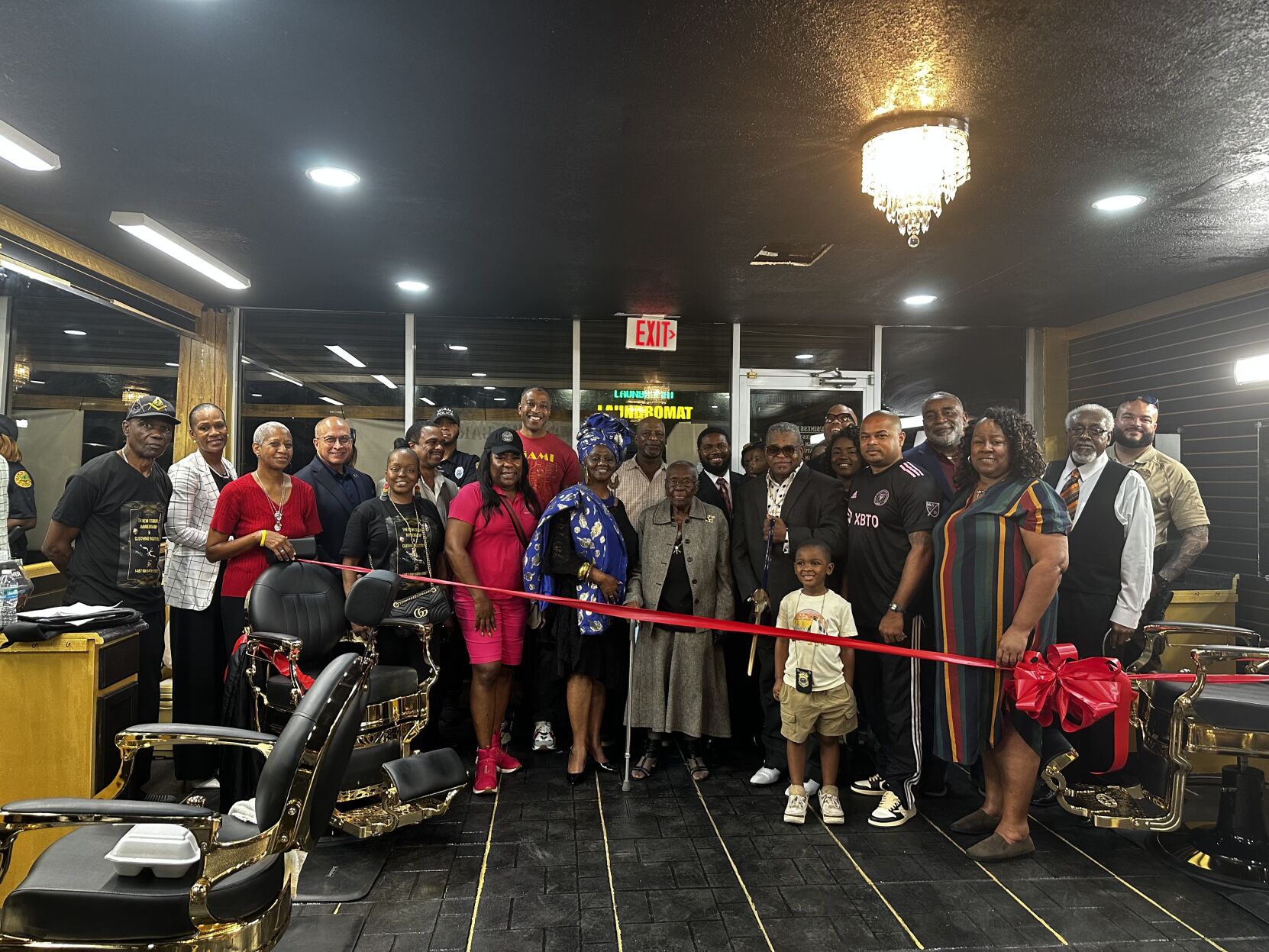 New Esquire Barbershop revives history | Local News & Updates | The ...