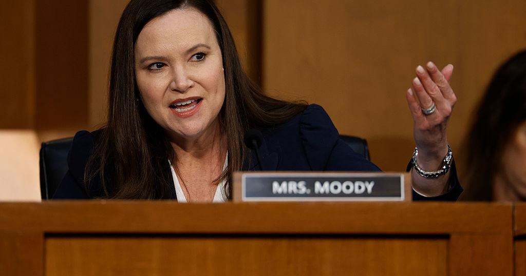 Ashley Moody pushing Senate bill to stem student loan fraud, reduce ...