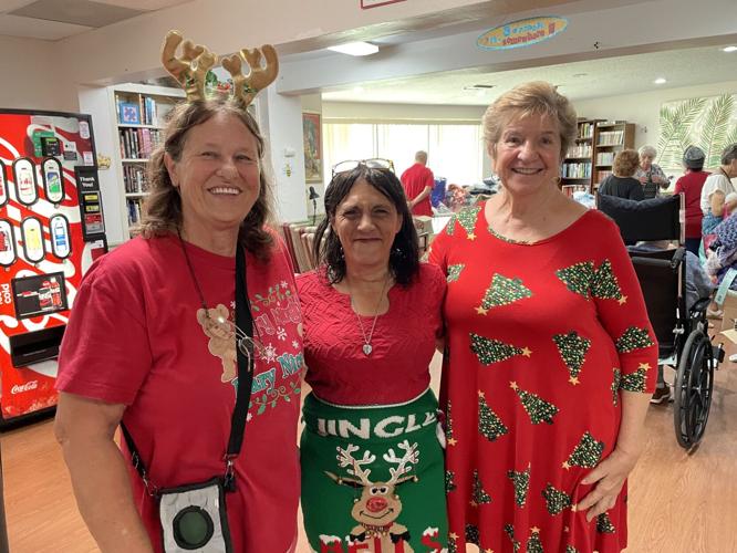 Santa's elves spotted at Sunny Hills ALF | Highlands News-Sun ...