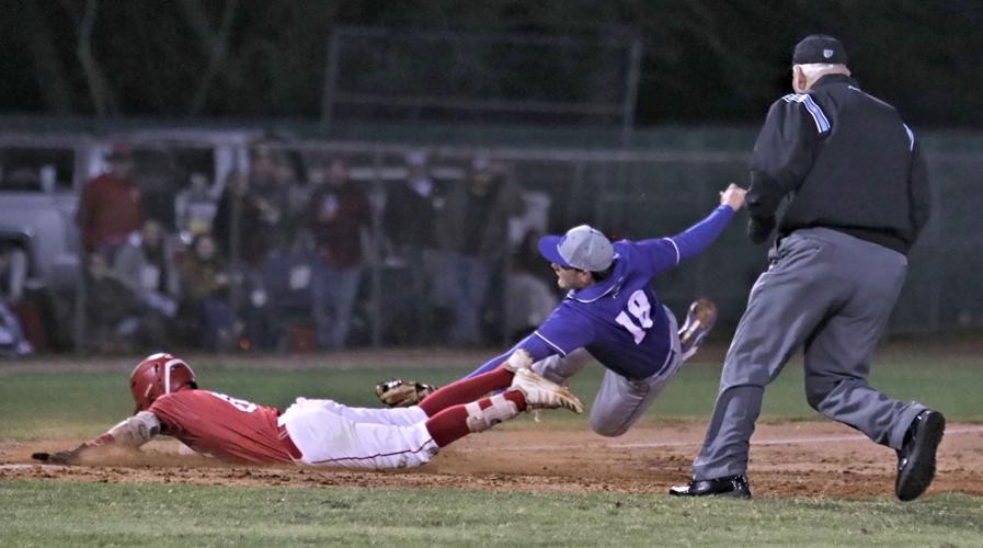 A battle on the mound | Local | midfloridanewspapers.com