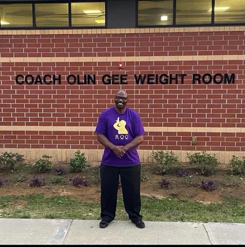 Haines City High dedicates weight room to revered Coach Olin Gee | Four ...