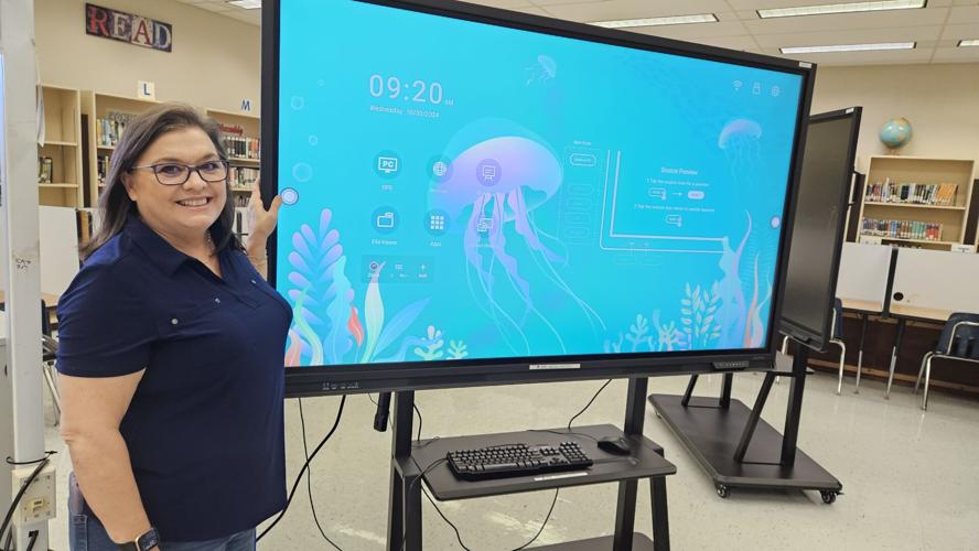 Sebring Middle's Laura Hare is computer tech | News | midfloridanewspapers.com