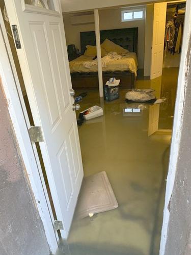 Sewer blockage pushes waste into 300 New York City homes | Highlands ...