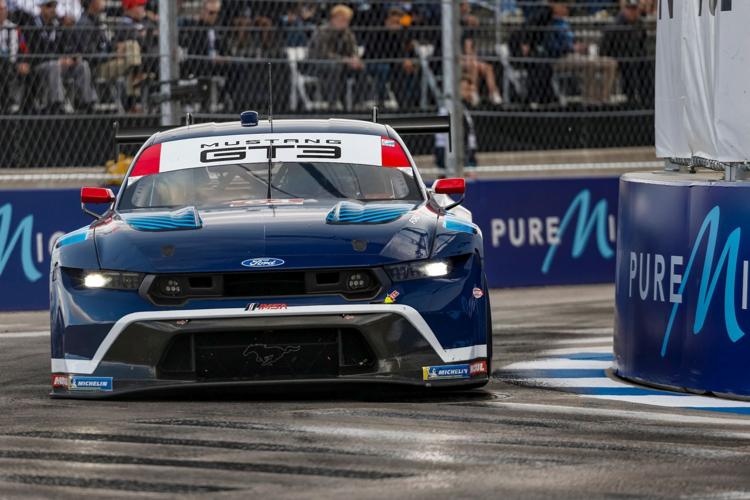 Mustang edges Corvette on streets of Detroit | Highlands News-Sun ...