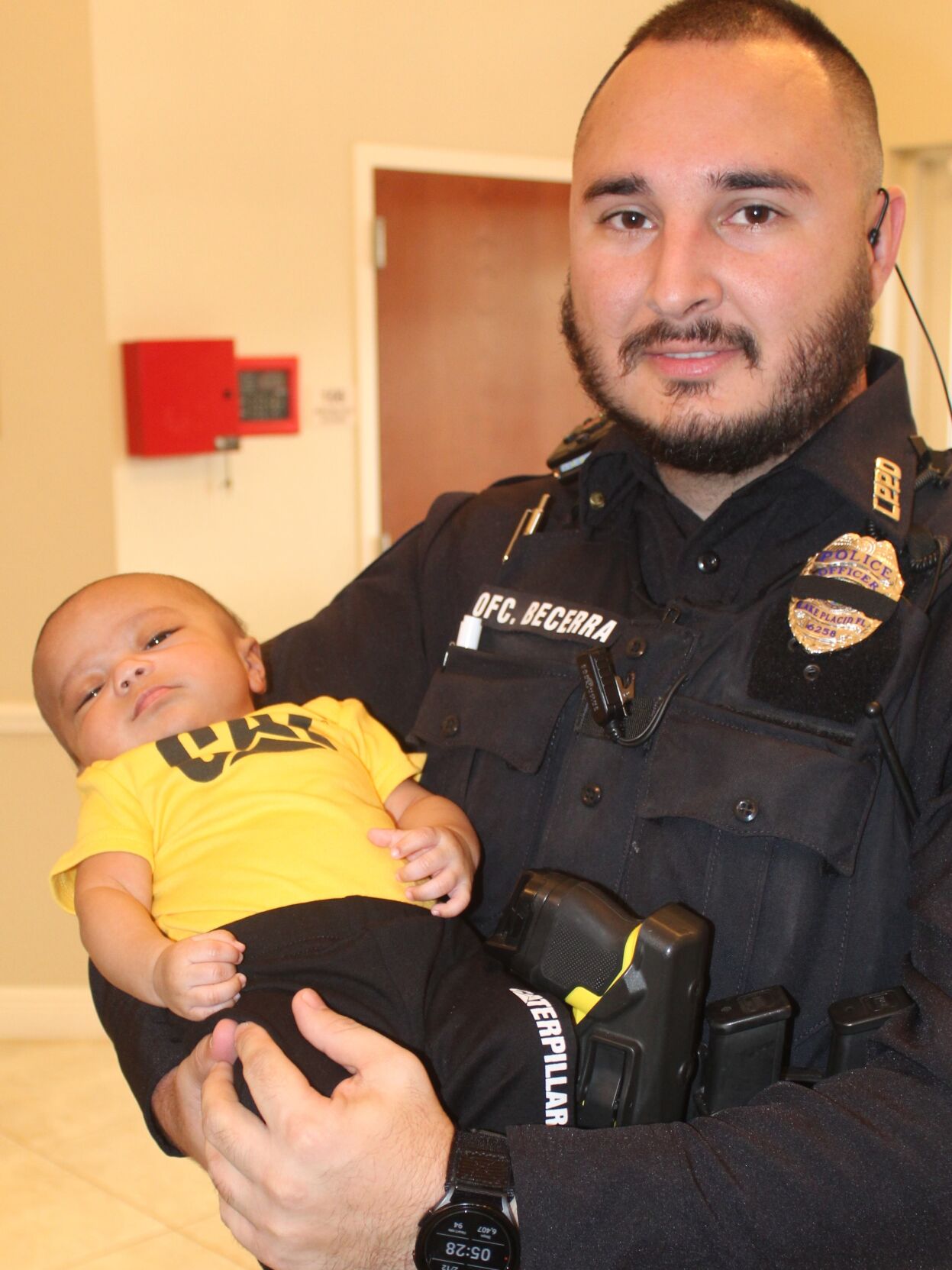 Officer revives infant that had no pulse | | midfloridanewspapers.com