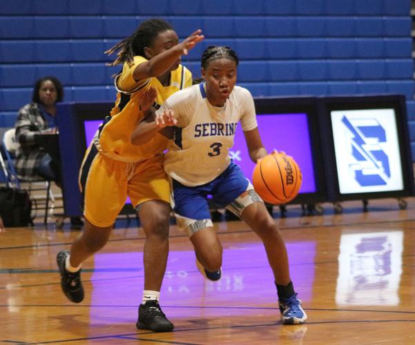 Blue Streaks go 1-1 in district tournament | Local ...