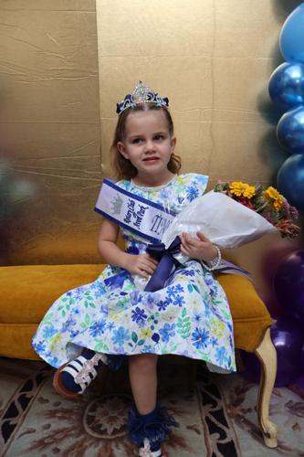 Blueberry Pageant 2025 crowns its first queens: Tiny Miss Blueberry ...