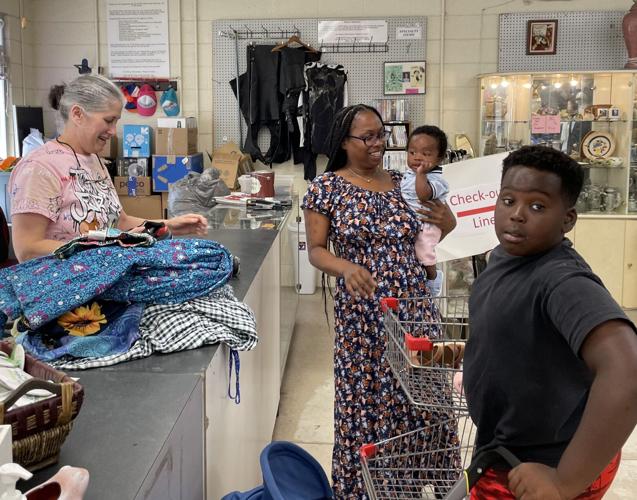 The people on the bus go shop, sip, shop | Highlands News-Sun ...