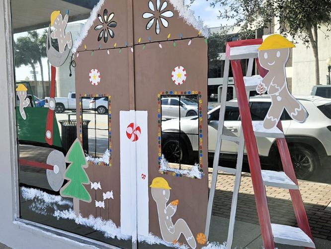Vote now for Sebring Chamber's holiday window decorating contest | News ...