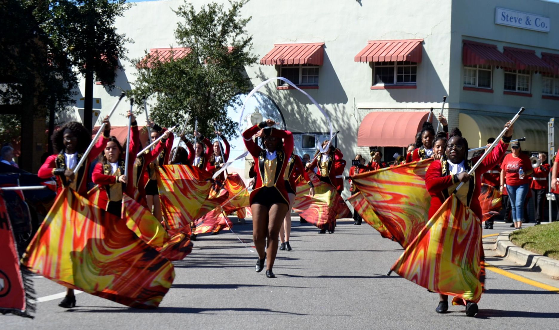 Small parade brings big hearts on Veterans Day | Highlands News-Sun ...