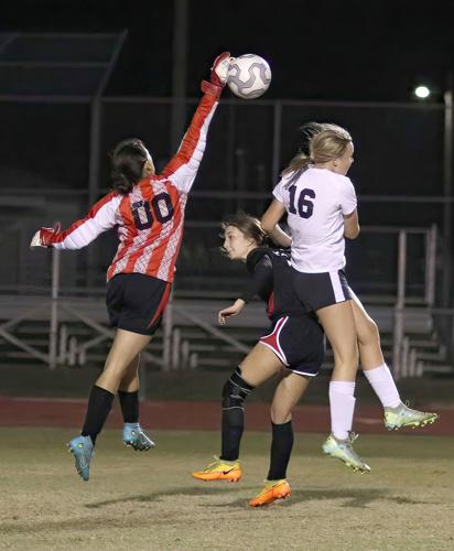 Avon Park rally falls short against Fort Meade | Local ...