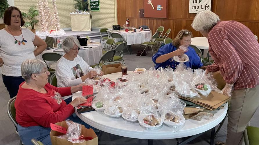 Sorority holds annual cookie wrap in Avon Park | Highlands Sun ...