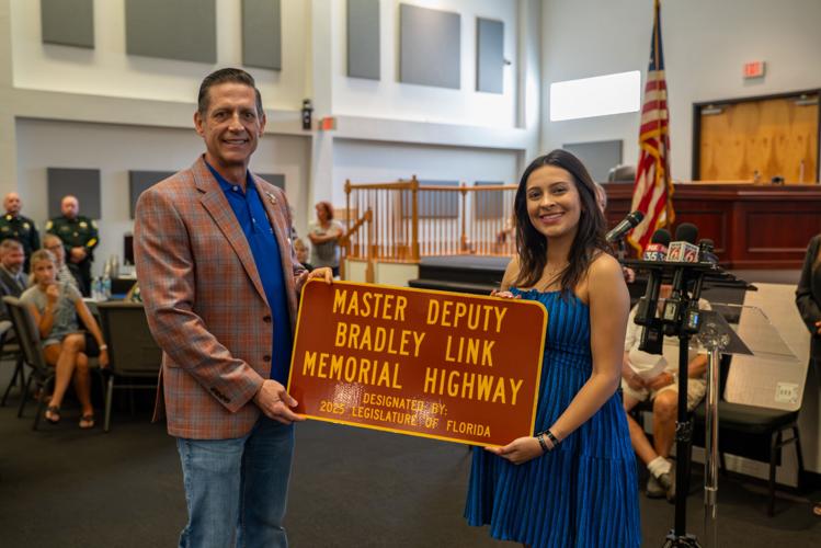 Minneola pays tribute to fallen Lake County deputy with highway ...