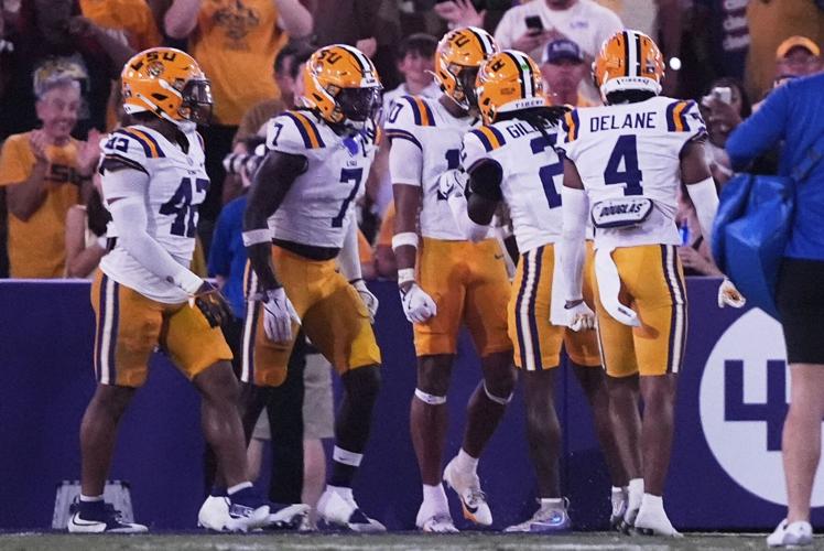 No. 3 LSU beats Florida in the Tigers' 20-10 victory | News ...