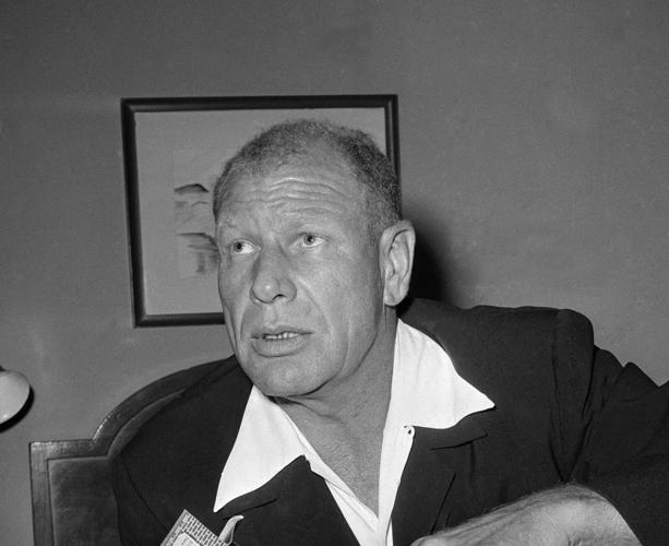 White Sox honor Bill Veeck with wedding, 50-foot hot dog, petting zoo ...