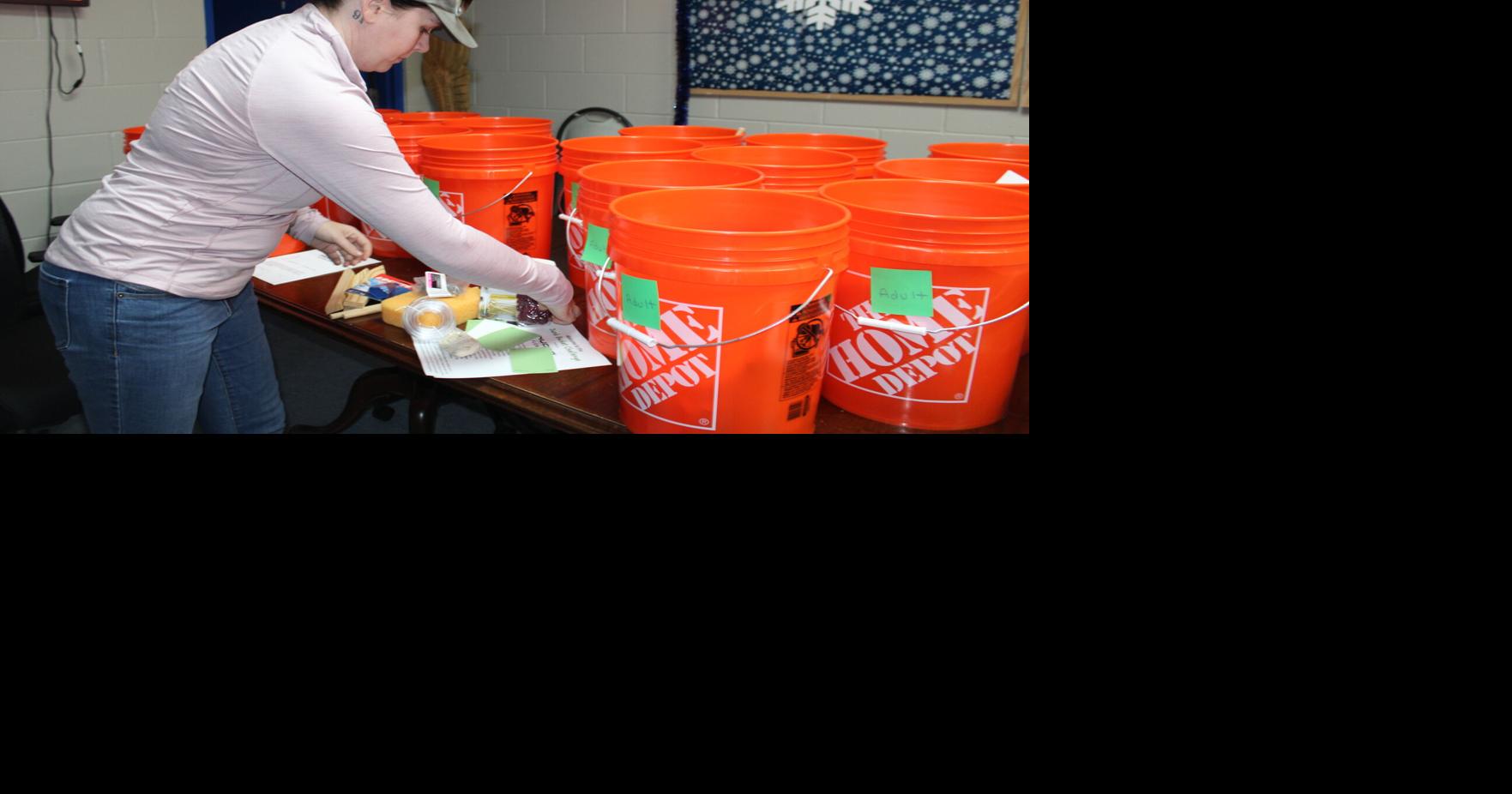 Fair officials present Junk Bucket Challenge | | midfloridanewspapers.com