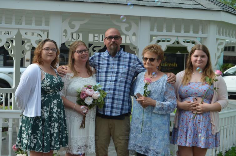 Haislips exchange vows at the gazebo | News | midfloridanewspapers.com