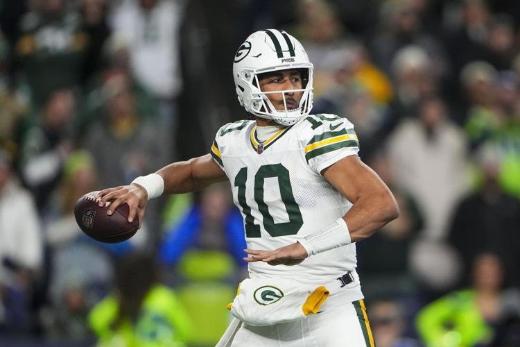 Packers beat Seahawks 30-13 as Seattle QB Geno Smith injures knee ...