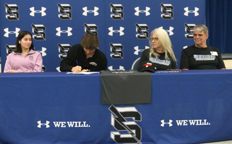 Delong signs with Southeastern | Local | midfloridanewspapers.com