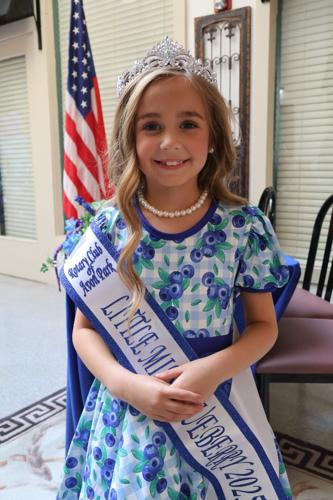 Blueberry Pageant 2025 crowns its first queens: Tiny Miss Blueberry ...