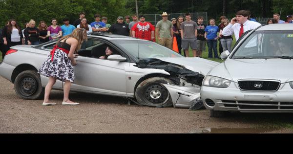 Mock DUI crash sends serious message | Local News | miltonindependent.com