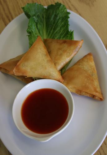 Columbia refugee opens Myanmar Kitchen, serving Burmese food | Food ...
