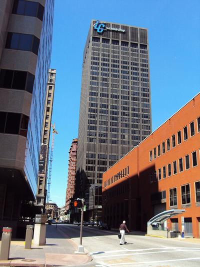 Local developer buys St. Louis skyscraper | Business ...